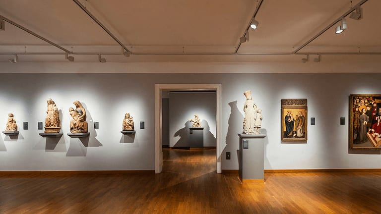 How to Create LED Lighting in Exhibition Spaces and Museums - RC Lighting